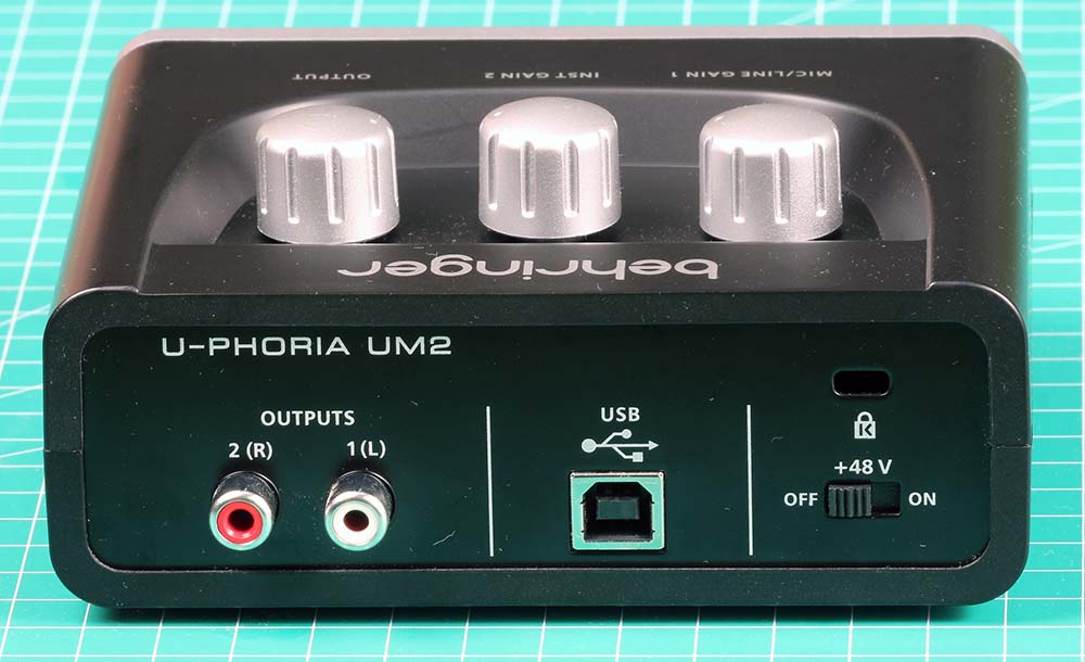 Behringer UM2 Audiophile 2×2 USB Audio Interface – Elektrologi